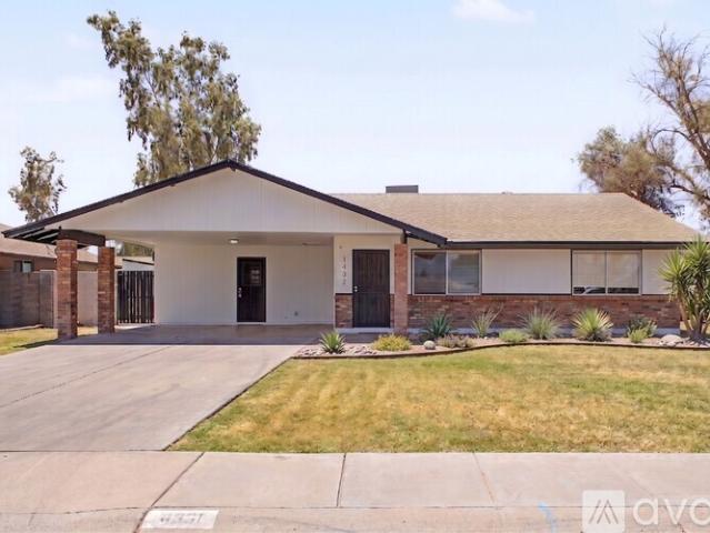 3 BR, 2 BA Apartment 1432 S Oracle, Mesa, AZ 85204