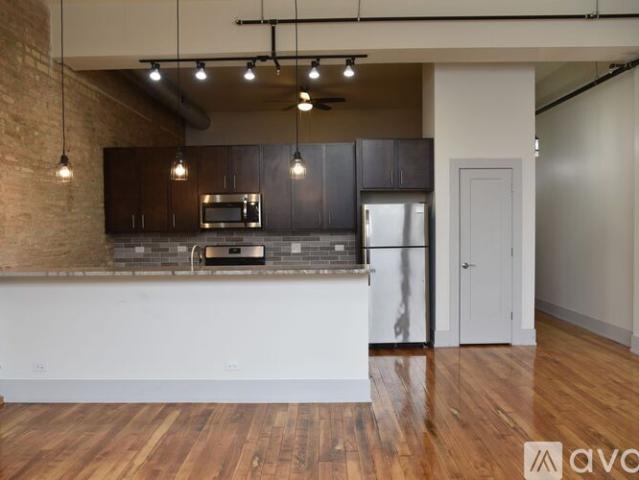 3 BR, 2 BA Apartment 1432 W 21st St, Unit 123, Chicago, IL 60608