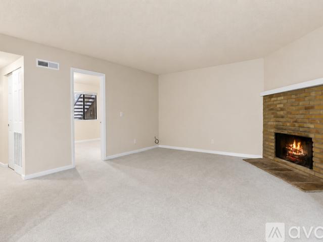3 BR, 2 BA Apartment 14331 124th Ave NE, Unit C33, Kirkland, WA 98034