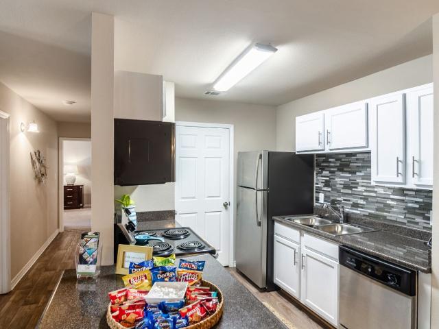 3 BR, 2 BA Apartment 14510 Lemoyne Boulevard Unit 1701, Biloxi, MS 39532