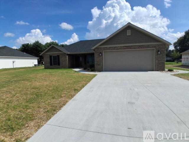 3 BR, 2 BA Apartment 1453 W Todd Ln, Jasper, IN 47546
