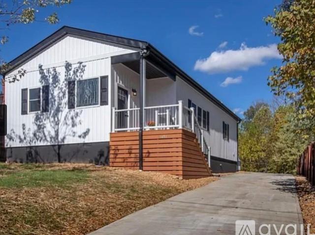 3 BR, 2 BA Apartment 1491 East State Street, Bristol, TN 37620