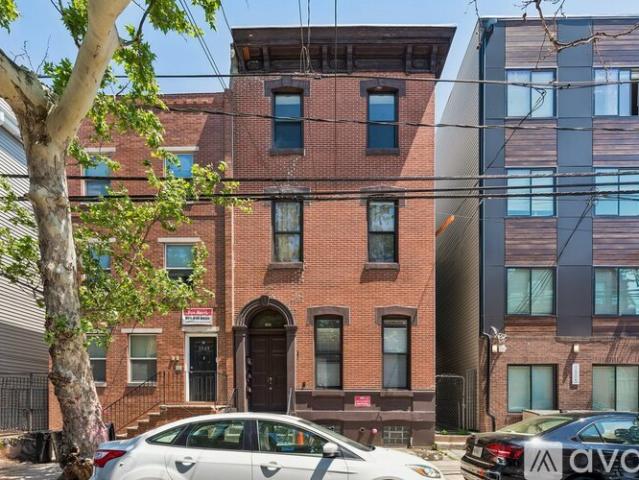 3 BR, 2 BA Apartment 1507 N 17th Street Unit 1, Unit 2, Philadelphia, PA 19121