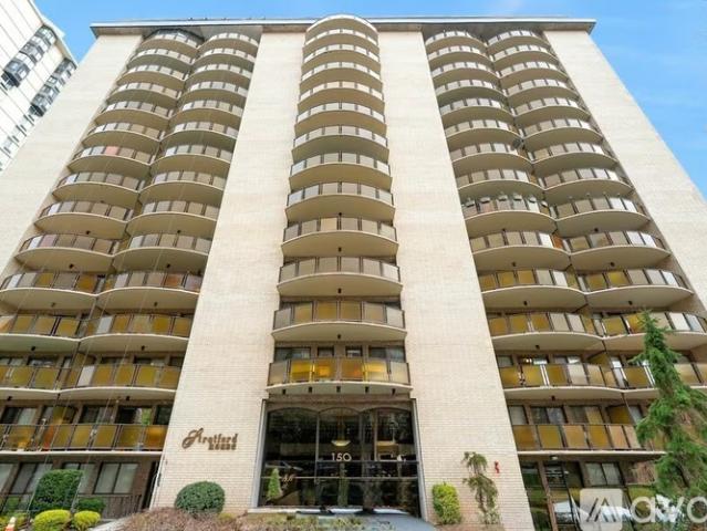 3 BR, 2 BA Apartment 150 Overlook Avenue, Unit 2F, Hackensack, NJ 07601