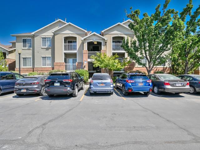 3 BR, 2 BA Apartment 150 South 800 East G 5, Salt Lake City, UT 84102
