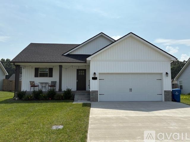 3 BR, 2 BA Apartment 1510 Fredrick Drive, Clarksville, TN 37042