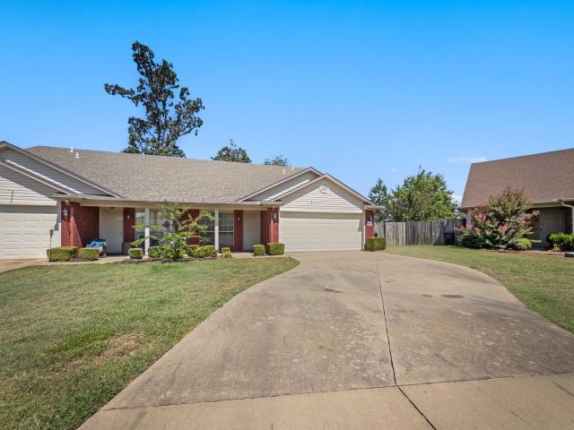3 BR, 2 BA Apartment 1521 Fianna Place Court, Fort Smith, AR 72903