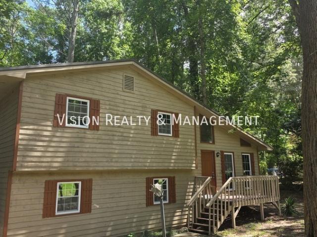 3 BR, 2 BA Apartment 155 Pine Hill Dr, Carrollton, GA 30116
