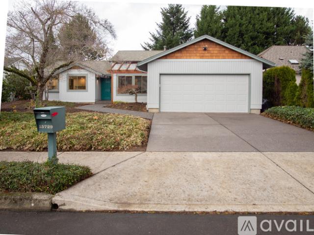 3 BR, 2 BA Apartment 15729 Northeast Fremont Street, Portland, OR 97230