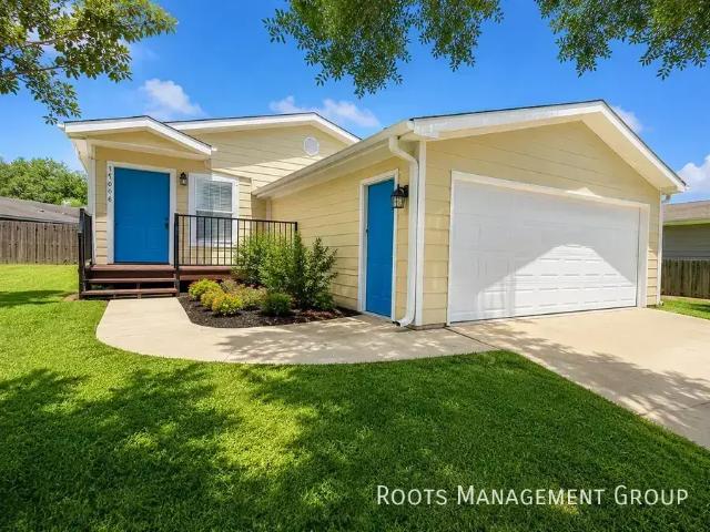 3 BR, 2 BA Apartment 15766 Clarke Springs Drive, Houston, TX 77053