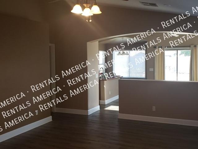 3 BR, 2 BA Apartment 15827 W Yavapai St, Goodyear, AZ 85338