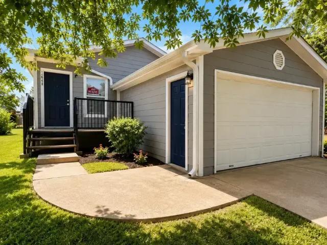 3 BR, 2 BA Apartment 15858 Clarke Springs Drive, Houston, TX 77053