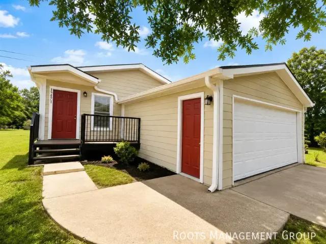 3 BR, 2 BA Apartment 15871 Clarke Springs Drive, Houston, TX 77053
