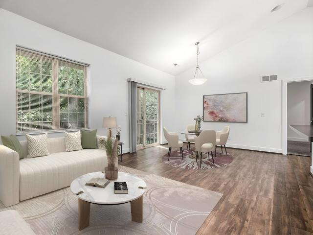3 BR, 2 BA Apartment 1587 College Ave Unit 1437, Columbus, OH 43209