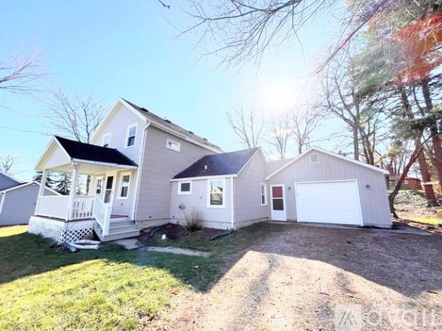 3 BR, 2 BA Apartment 159 Whitlock St, Saline, MI 48176