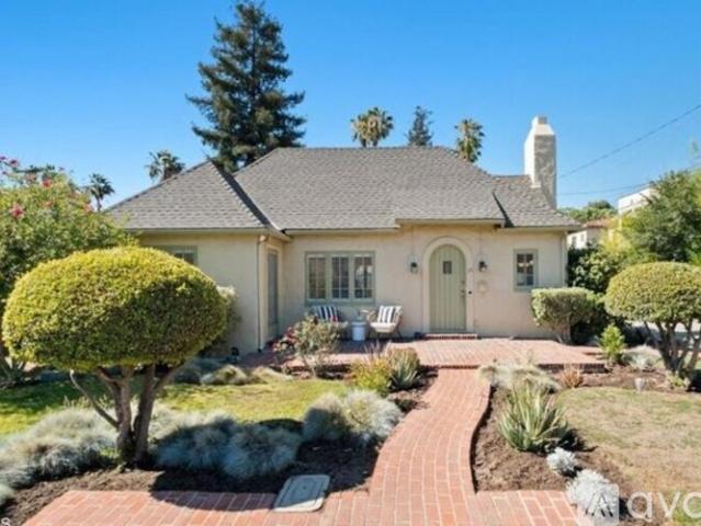 3 BR, 2 BA Apartment 15 Oak Knoll Gardens Dr, Pasadena, CA 91106