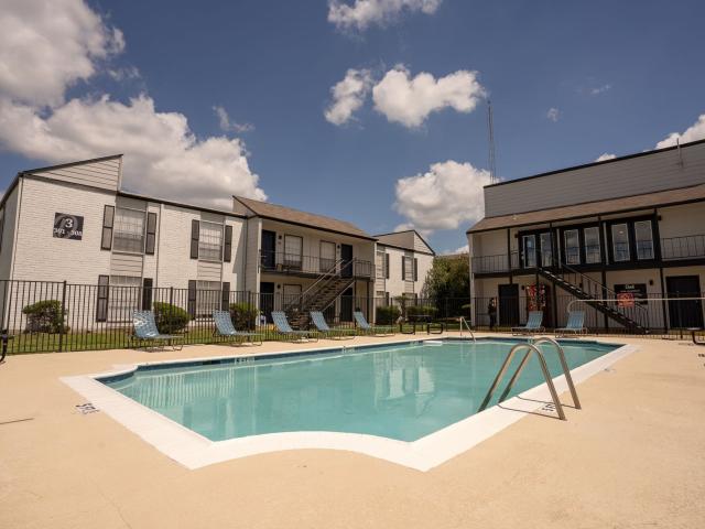 3 BR, 2 BA Apartment 1600 Southwest Parkway Unit 213, College Station, TX 77840