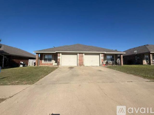 3 BR, 2 BA Apartment 1601 Powder River Dr, Unit A, Killeen, TX 76549