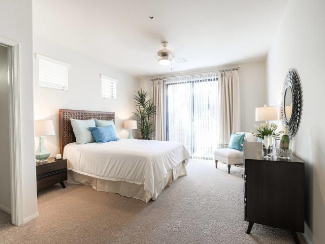 3 BR, 2 BA Apartment 16025 South 50th Street Unit 2155, Phoenix, AZ 85048