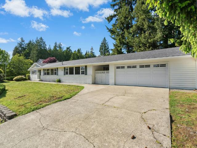 3 BR, 2 BA Apartment 16104 NE 99th St, Redmond, WA 98052