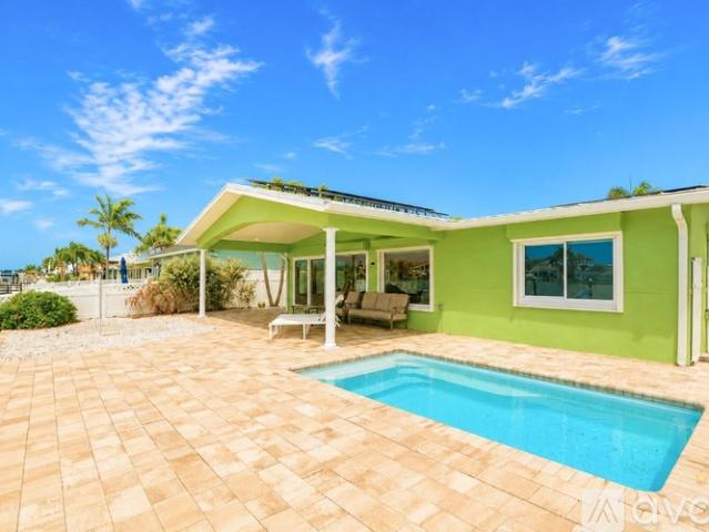 3 BR, 2 BA Apartment 16129 4th St E, Redington Beach, FL 33708