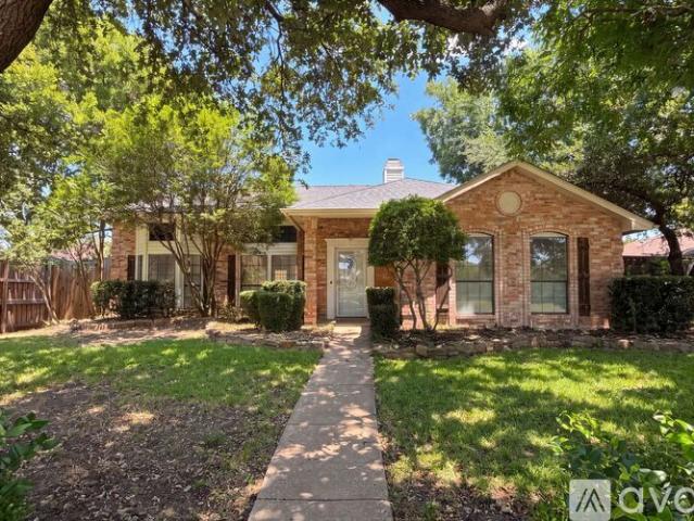 3 BR, 2 BA Apartment 1614 Mullins Dr, Plano, TX 75025