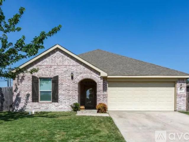 3 BR, 2 BA Apartment 1617 Waters Edge Drive, Glenn Heights, TX 75154