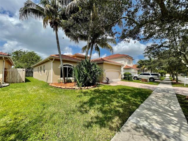 3 BR, 2 BA Apartment 1621 Southeast 17th St, Homestead, FL 33035