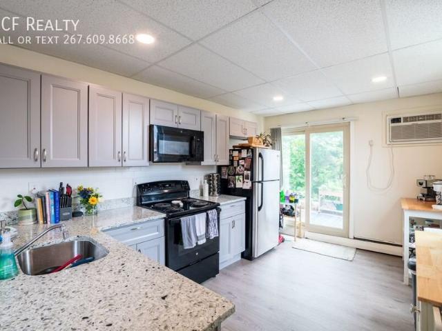 3 BR, 2 BA Apartment 1625 S 10th Street, Philadelphia, PA 19148