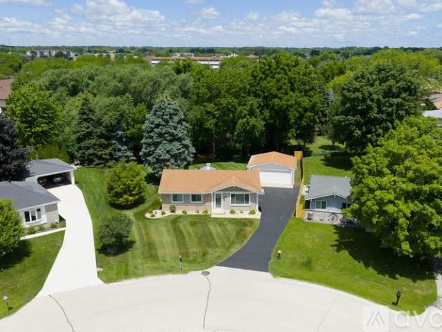 3 BR, 2 BA Apartment 1628 Wiese Lane, Mount Pleasant, WI 53406