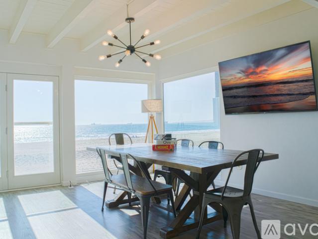 3 BR, 2 BA Apartment 16387 S Pacific Ave, Unit 2, Huntington Beach, CA 90742