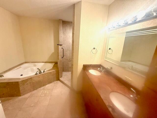 3 BR, 2 BA Apartment 1650 Presidential Way, West Palm Beach, FL 33401