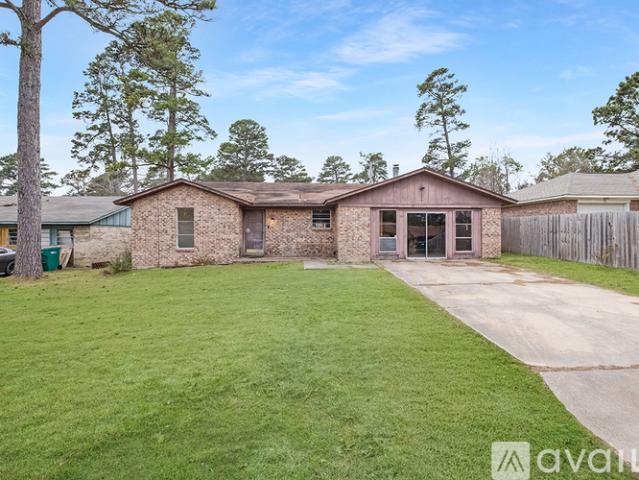 3 BR, 2 BA Apartment 165 Greenforest Trail, Nash, TX 75569