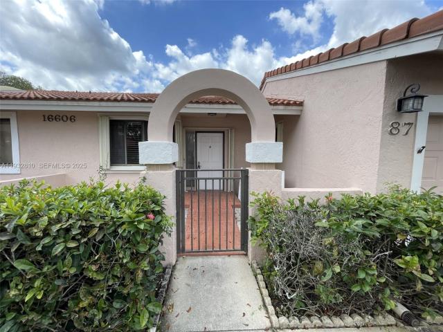 3 BR, 2 BA Apartment 16606 Greens Edge Circle, Weston, FL 33326