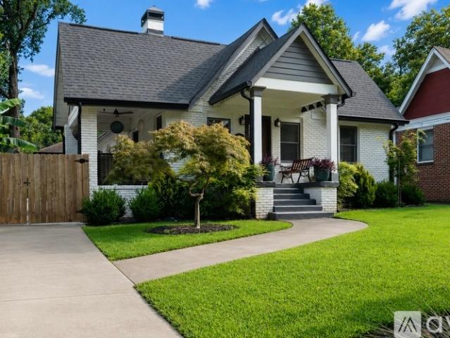 3 BR, 2 BA Apartment 1666 Westwood Avenue Southwest, Atlanta, GA 30310