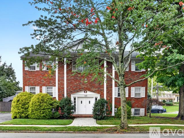 3 BR, 2 BA Apartment 169 Mountain Avenue, Unit 2nd Floor, Westfield, NJ 07090
