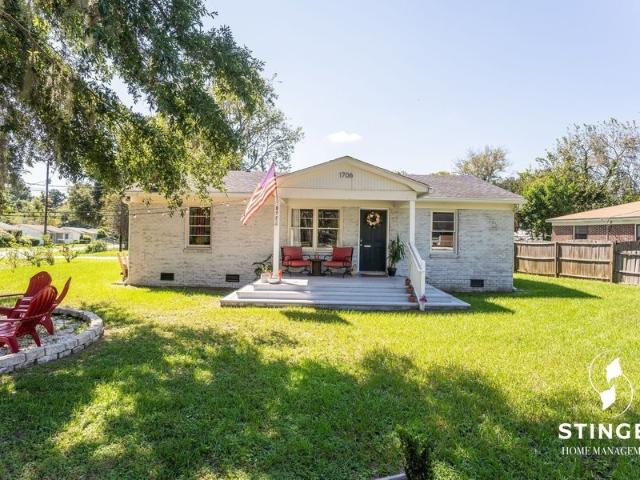 3 BR, 2 BA Apartment 1706 Hogarth Street, Beaufort, SC 29902