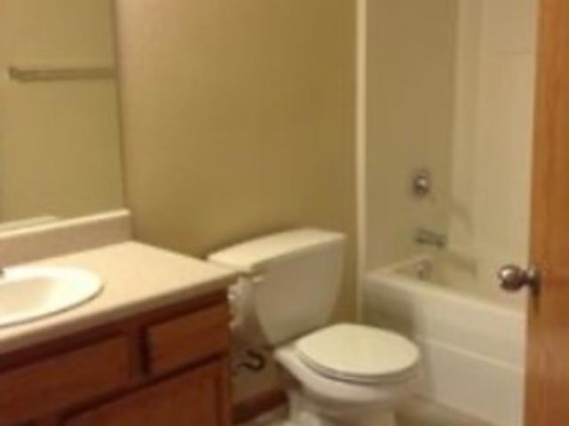 3 BR, 2 BA Apartment 1712 Clover Drive, Junction City, KS 66441