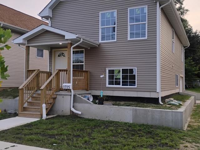 3 BR, 2 BA Apartment 1715 Dale Avenue, South Bend, IN 46613