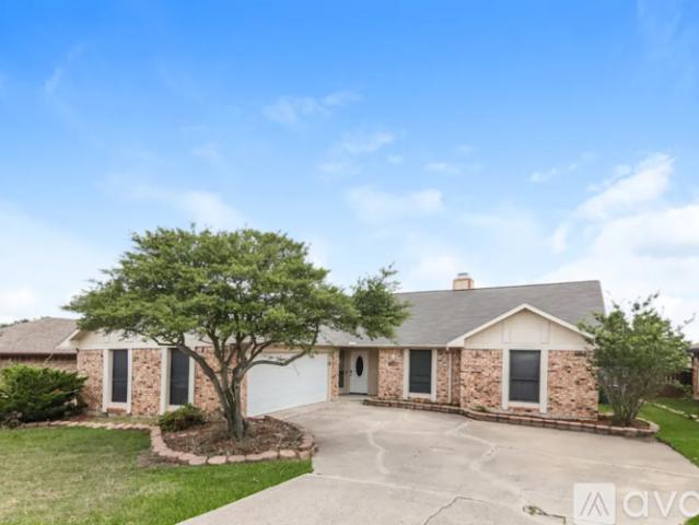 3 BR, 2 BA Apartment 1718 Brighton Dr, Carrollton, TX 75007