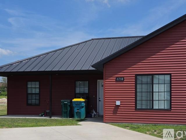 3 BR, 2 BA Apartment 1718 Soaring Ct, Unit 1718, Moberly, MO 65270