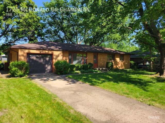 3 BR, 2 BA Apartment 1720 McDonald Dr Champaign, Champaign, IL 61821