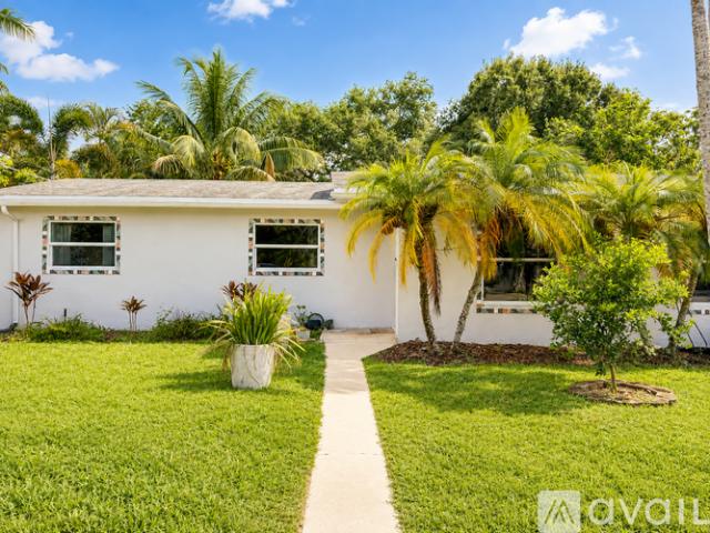 3 BR, 2 BA Apartment 1720 Southwest 4th Street, Fort Lauderdale, FL 33312