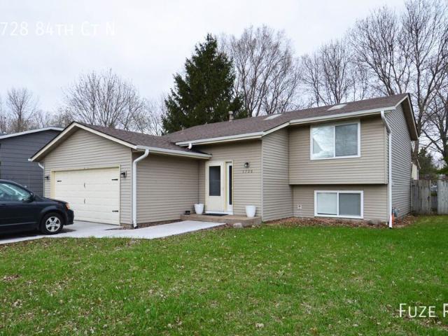 3 BR, 2 BA Apartment 1728 84th Ct N, Brooklyn Park, MN 55444