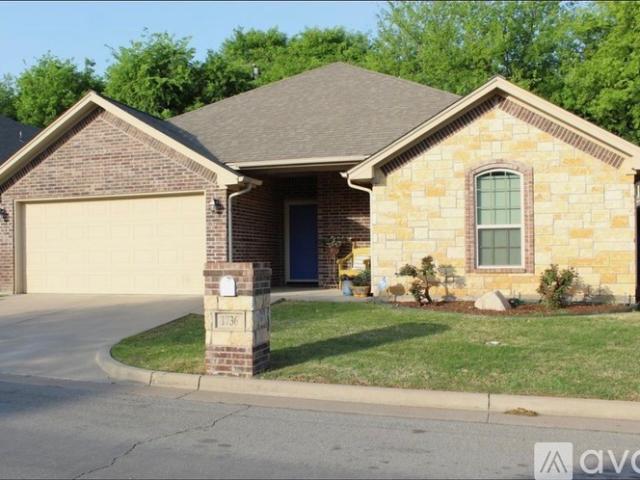 3 BR, 2 BA Apartment 1736 Sully Court, Stephenville, TX 76401