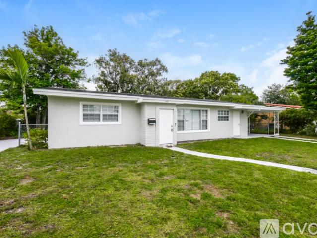 3 BR, 2 BA Apartment 1747 NE 158th St, North Miami Beach, FL 33162