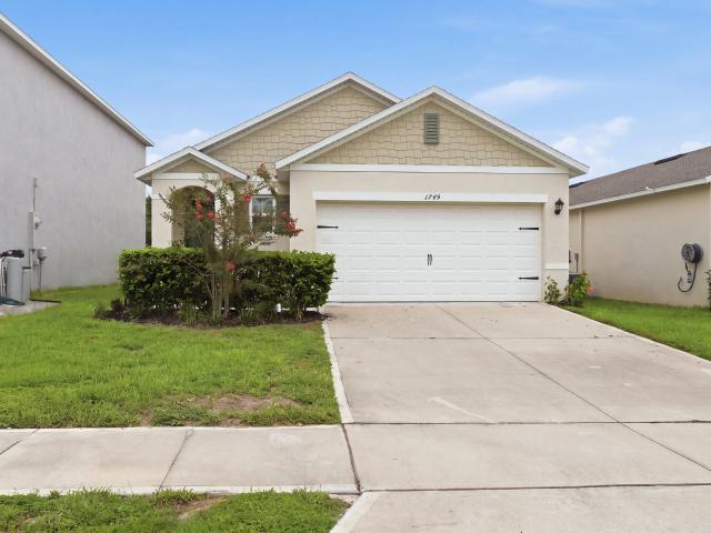 3 BR, 2 BA Apartment 1749 Shadow Trace Way, Deland, FL 32720