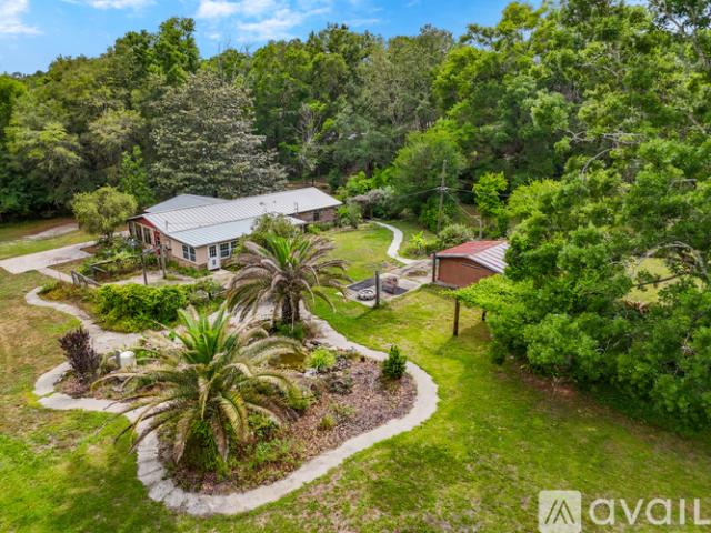 3 BR, 2 BA Apartment 17530 Northwest 32nd Avenue, Newberry, FL 32669