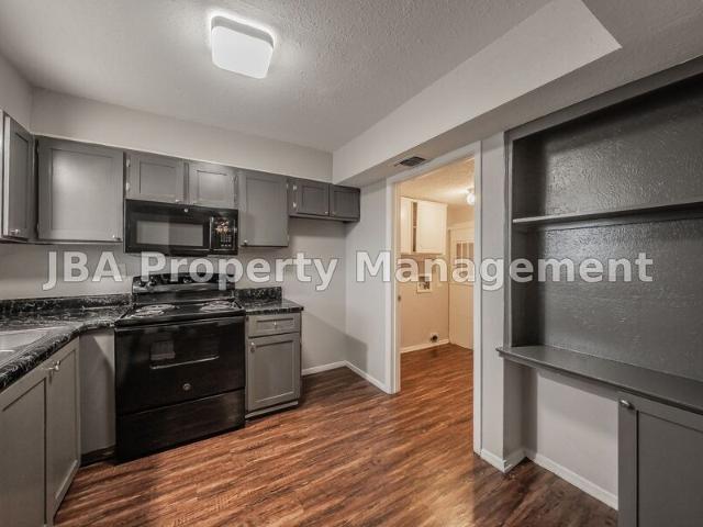 3 BR, 2 BA Apartment 1770 Farleigh Ct, Fort Worth, TX 76140