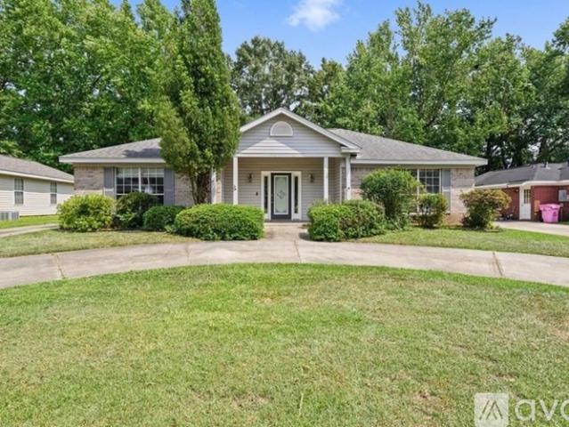 3 BR, 2 BA Apartment 1772 Woodmont Dr, Semmes, AL 36575